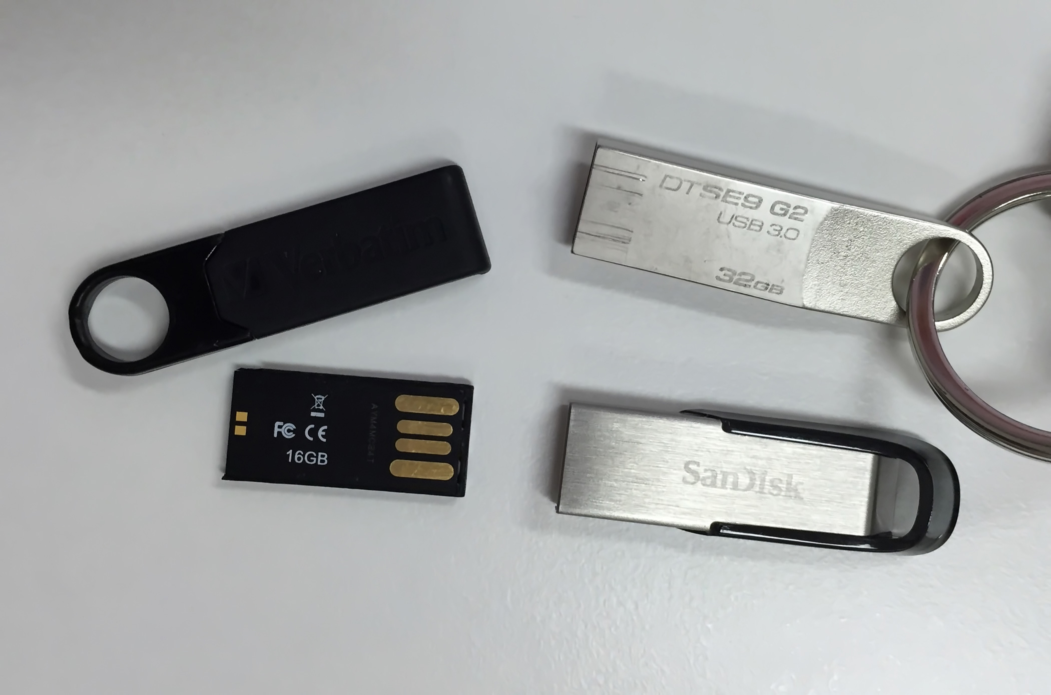 Finding the right USB flash drive for keychain – Robert Setiadi Website